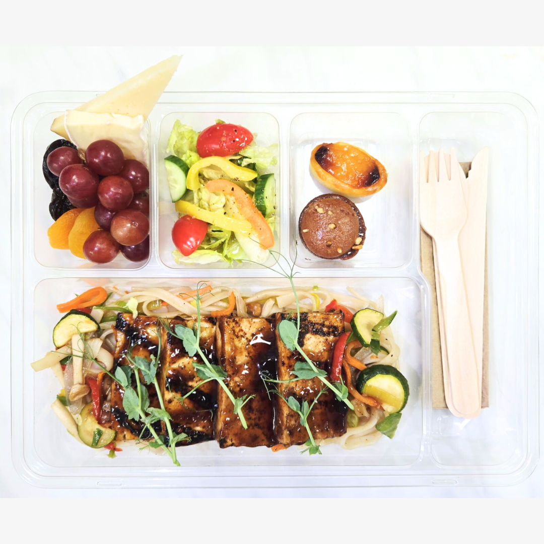 Executive Tofu boxes | Prêt à Table